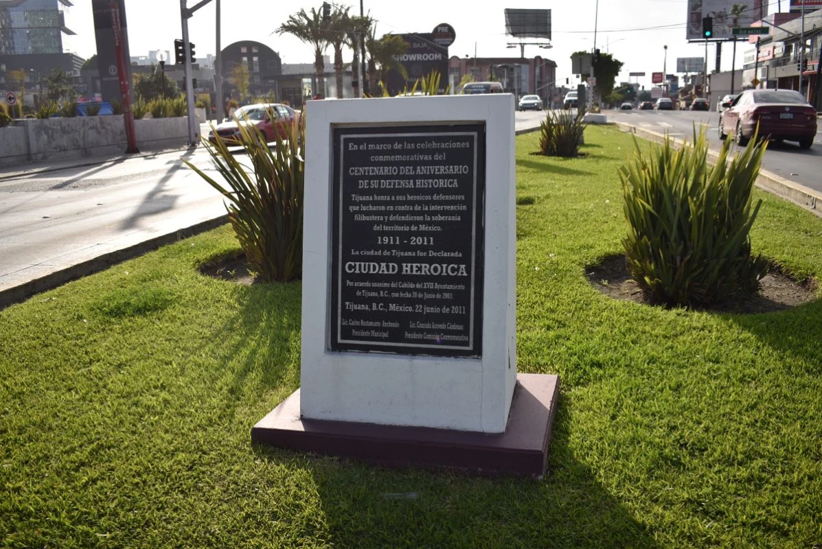 Monumento a los Defensiones de Baja California 1911 Monumentos ...